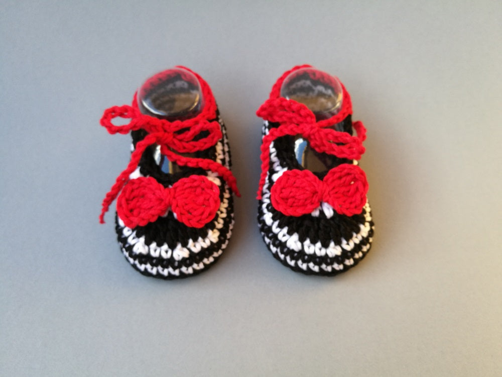 Crochet Pattern Baby shoes, newborn booties, moccasins – Plushikacrochet